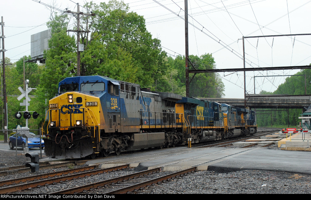 Q418-08 Power moves to the east end of the yard